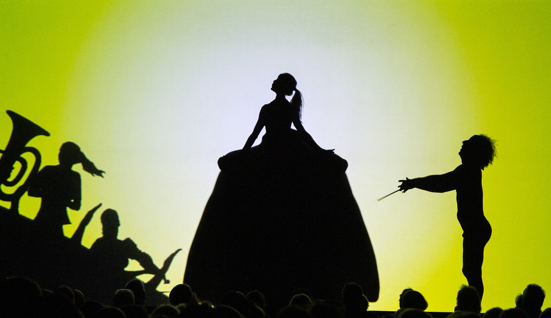 Moving Shadows: Ein Schattentheater, das alles in den Schatten stellt ...