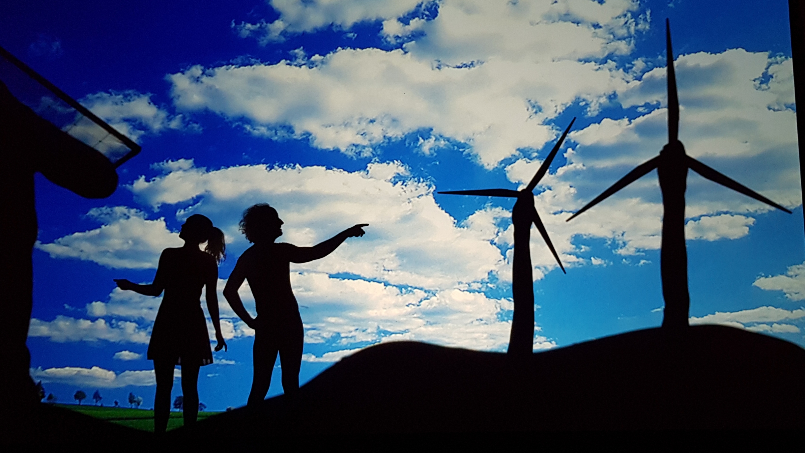 Moving Shadows: Ein Schattentheater, das alles in den Schatten stellt ...